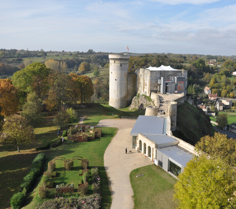 Basse cour et donjons - Pays de Falaise